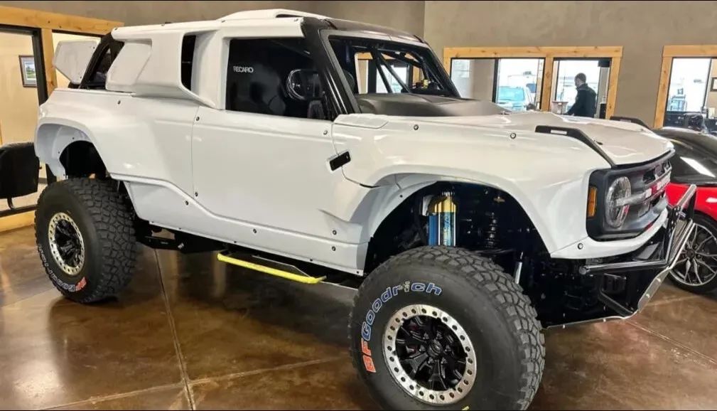 5.0L V8+10AT，硬核四驱越野车，限量50台，奔驰大G也服它！-新浪汽车