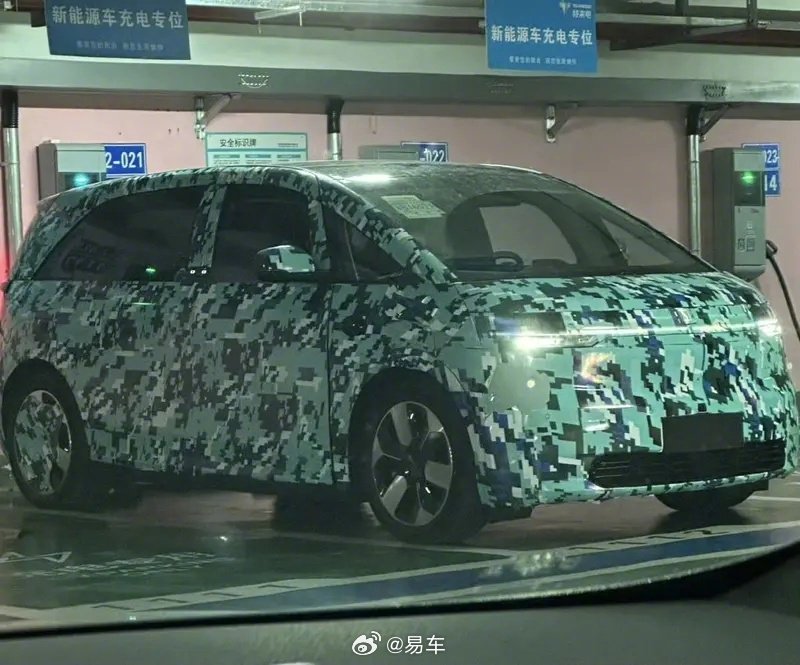 极氪CM2E最新谍照曝光 前排车门或取消侧滑门设计-新浪汽车