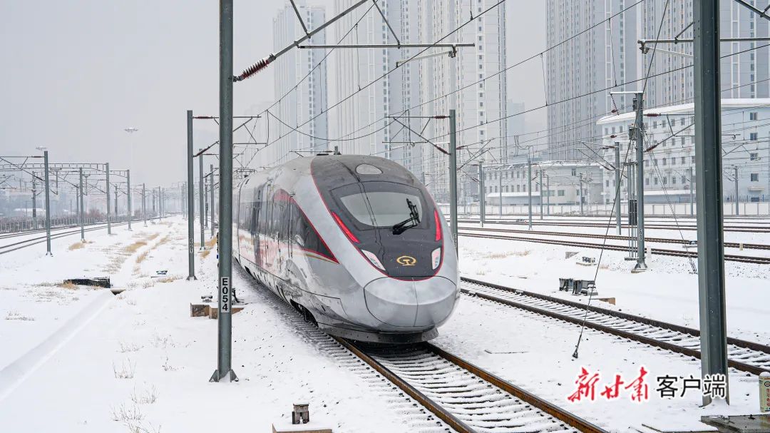 甘肃大范围降雪降温过程仍将持续！部分路段临时交通管制_新浪财经_新浪网