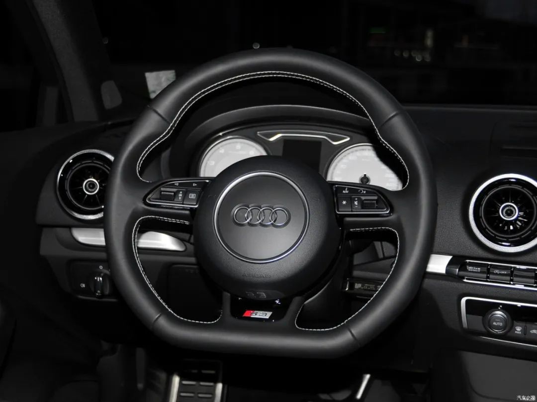 不到15万的奥迪性能车，2.0T+四驱分分钟崩哭你！-新浪汽车
