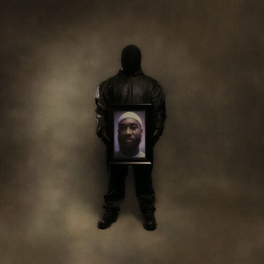 Kanye West 发布新专辑《VULTURES 2》|封面_新浪新闻
