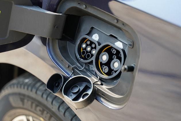 电混MPV超值之选 试驾体验瑞风RF8 PHEV-新浪汽车