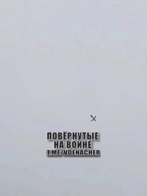 战壕里的乌军拍到一枚UNPK FAB飞进旁边阵地|战壕|乌军|俄乌_新浪新闻