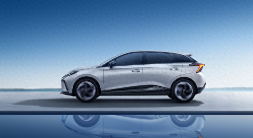 MG4 EV全路况试驾体验：10万元级电动家轿的性能王者-新浪汽车