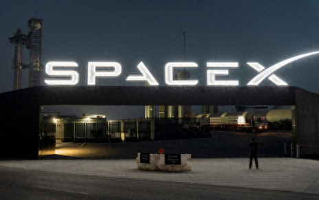 英媒爆料：SpaceX同美情报机构签订机密合同，为其建设间谍卫星网|spacex_新浪财经_新浪网