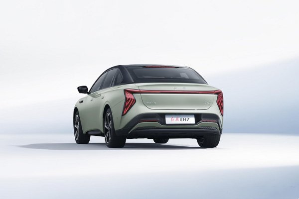 22.98万起！红旗EH7上市 最大续航800km 小米又一劲敌？-新浪汽车