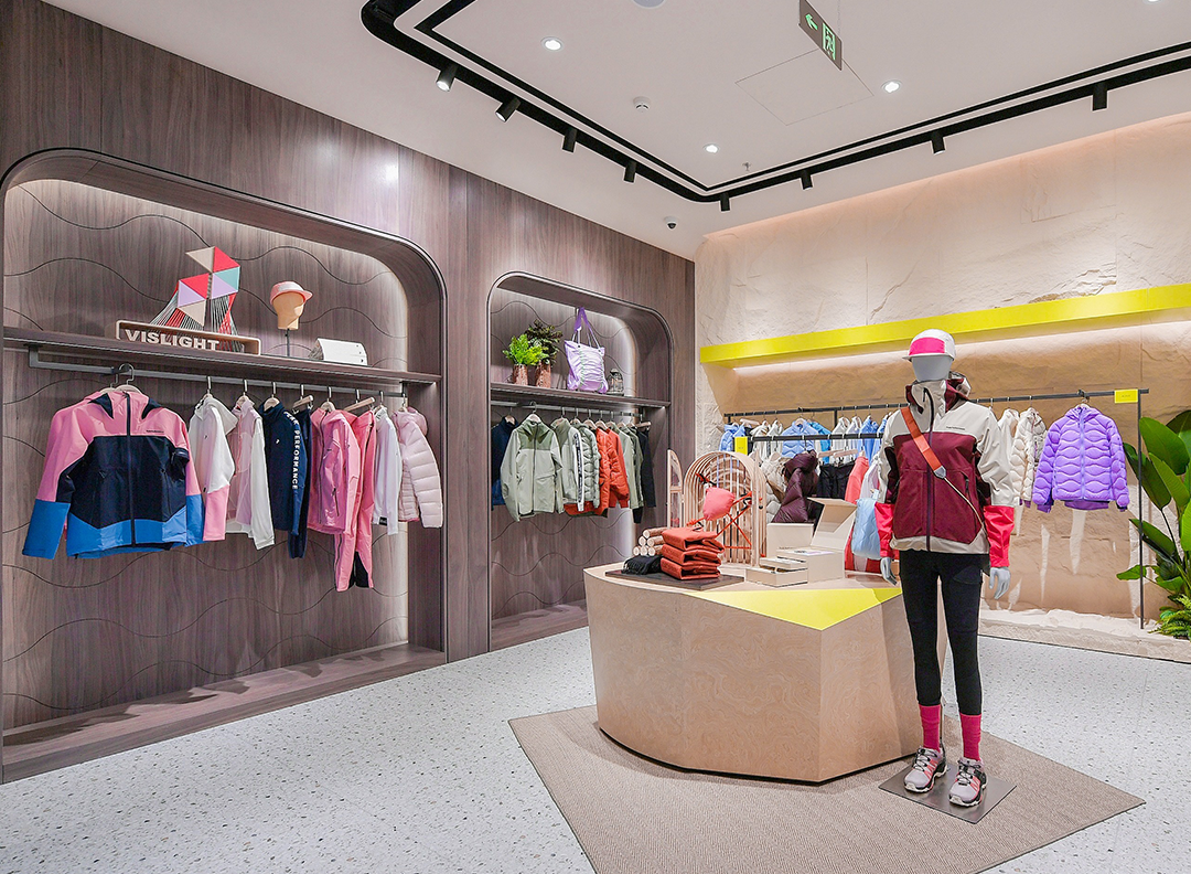 【专访】Peak Performance中国品牌负责人钮逸姝：要做最好看的户外运动品牌_新浪财经_新浪网