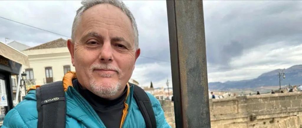 悼念！PostgreSQL 重要贡献者 Simon Riggs 因坠机离世|贡献者|悼念|通用航空_新浪新闻