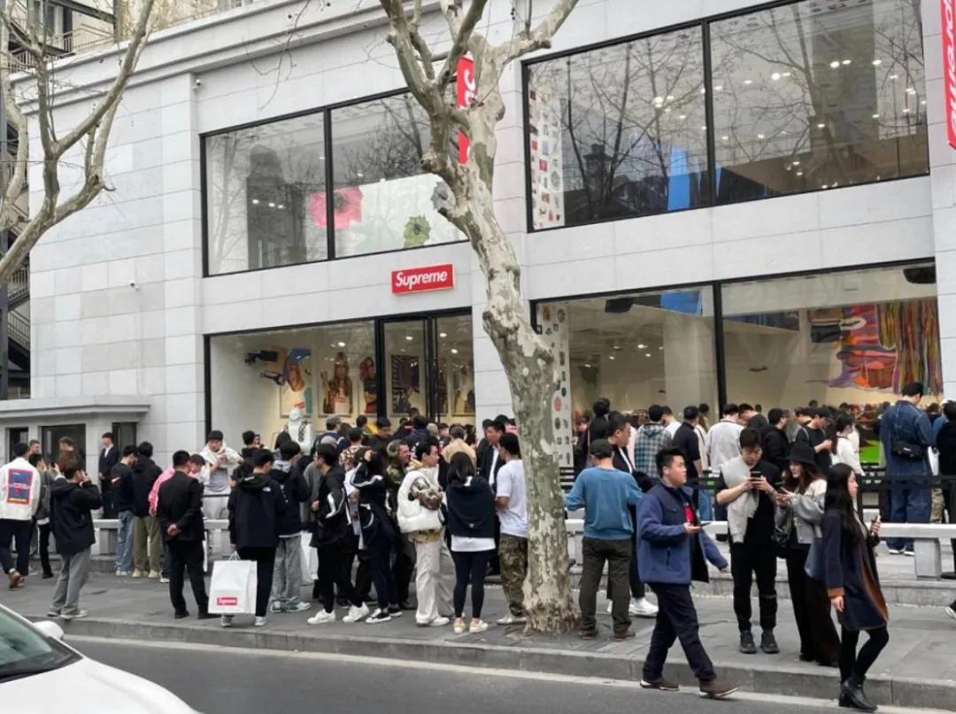 Supreme中国首店在上海开业|Supreme_新浪财经_新浪网