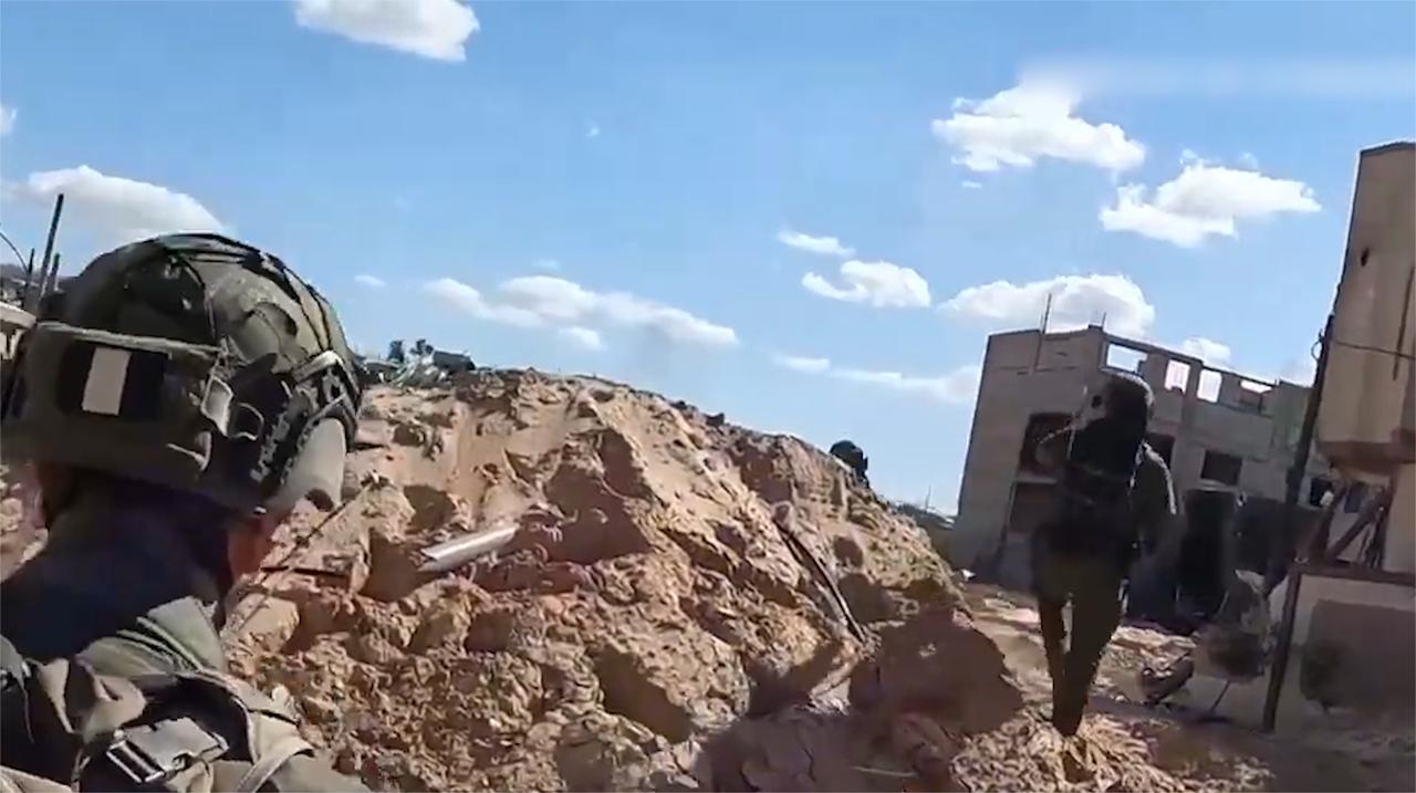 以军公布袭击加沙画面 称在加沙城打死哈马斯一高级领导人|以军|哈马斯_新浪新闻