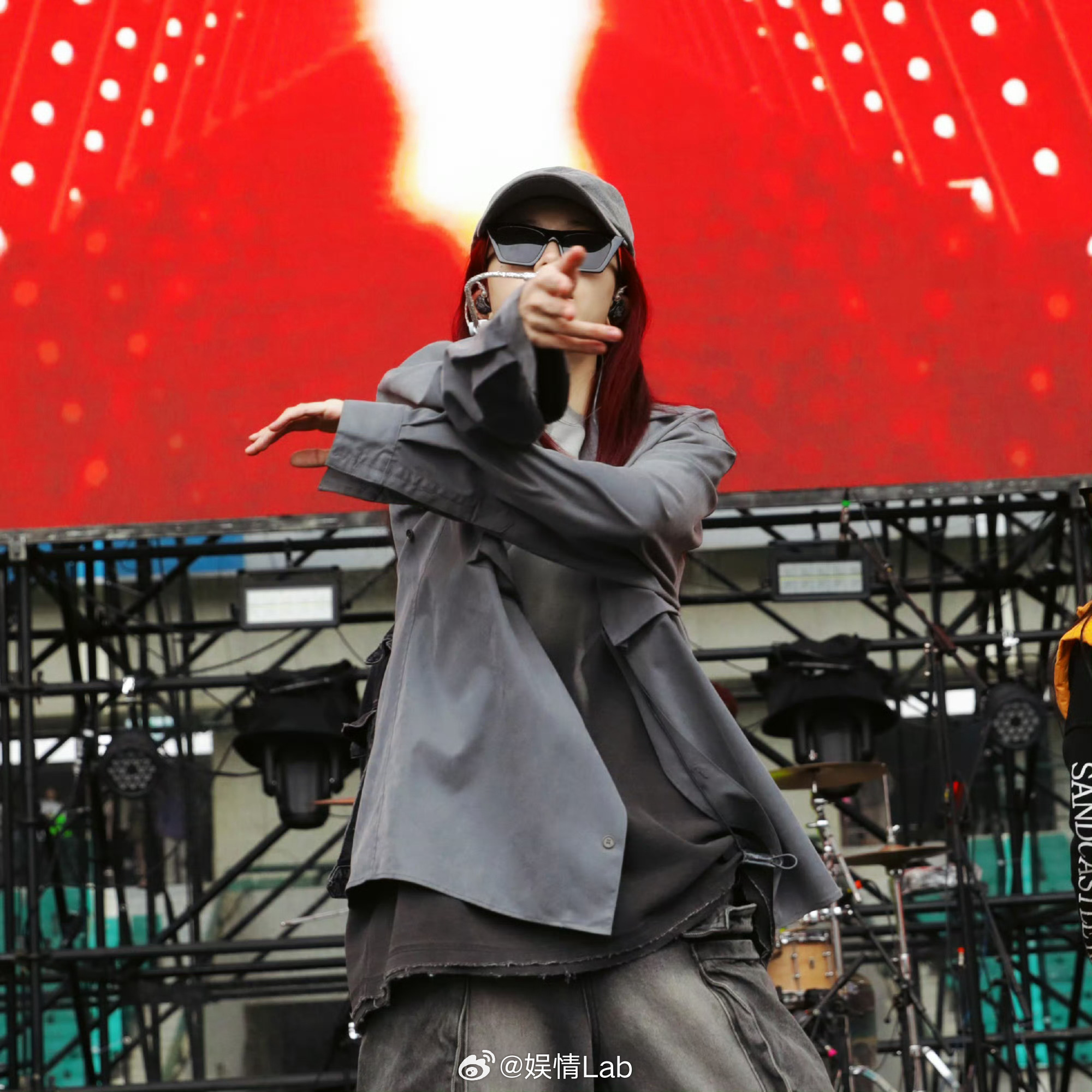 @喻言_Yuyan 的粉丝们真的吃太好了…|音乐节|粉丝|舞台_新浪新闻