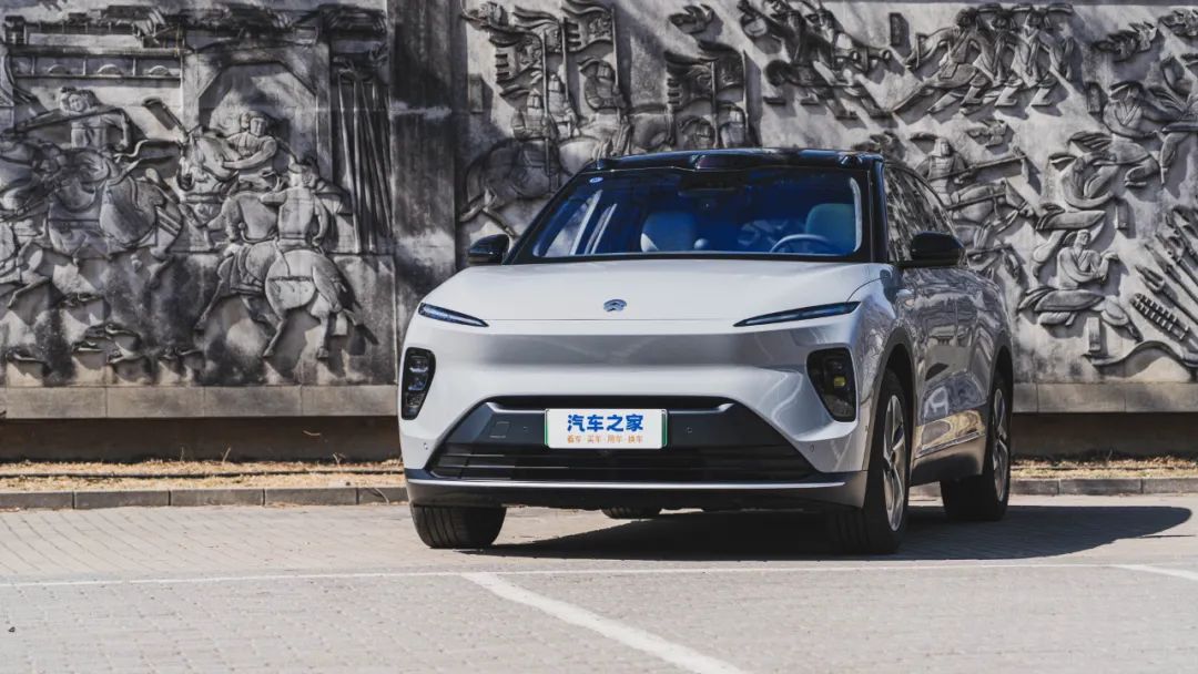 气场媲美揽胜，性能不输卡宴！6座+四驱+空气悬架，GLC预算就拿下！|ES8_新浪财经_新浪网