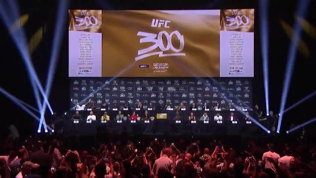 UFC300新闻发布会上，白大拿宣布UFC300花红奖金将提高到30万美元_新浪新闻