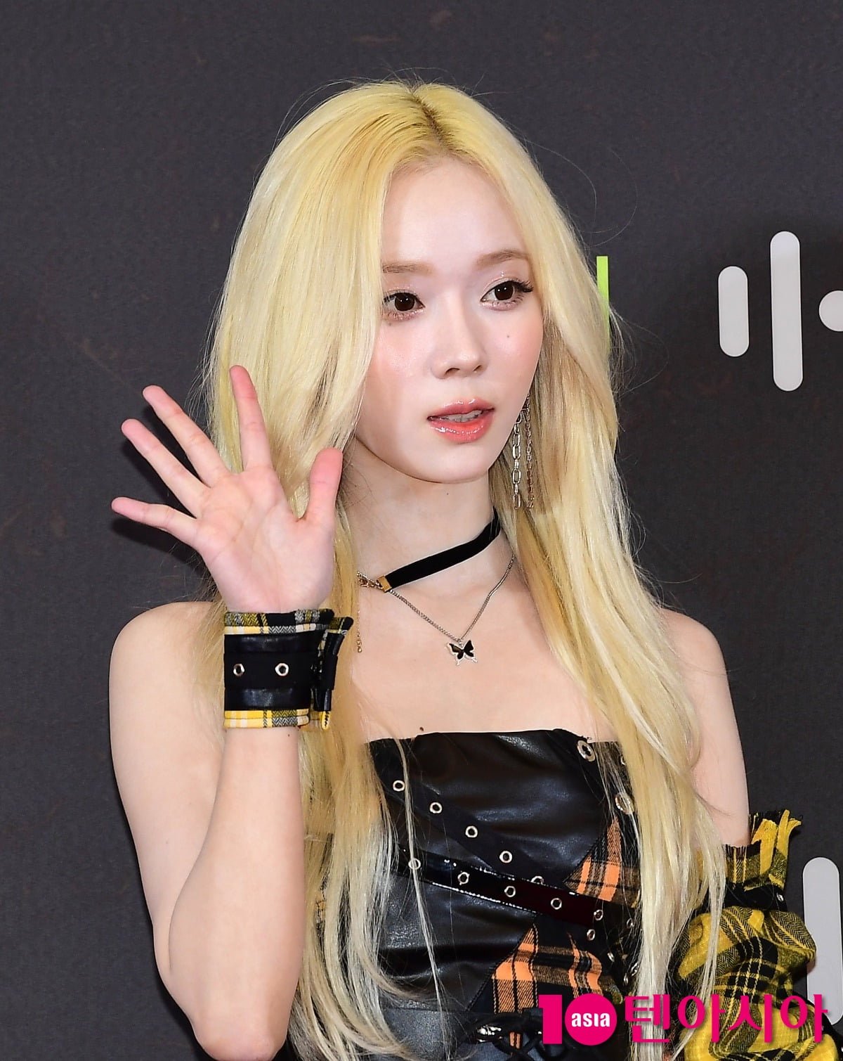 经确认，aespa接受了气胸手术，目前正在医院恢复中|气胸|手术|医院_新浪新闻