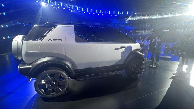 iCAR X25亮相，奇瑞造了辆能越野的MPV？-新浪汽车