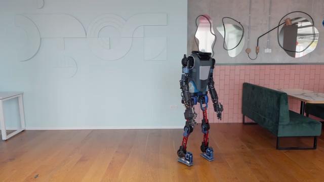 环球视角：Menteebot人工智能机器人亮相，支持自然语言命令_新浪财经_新浪网