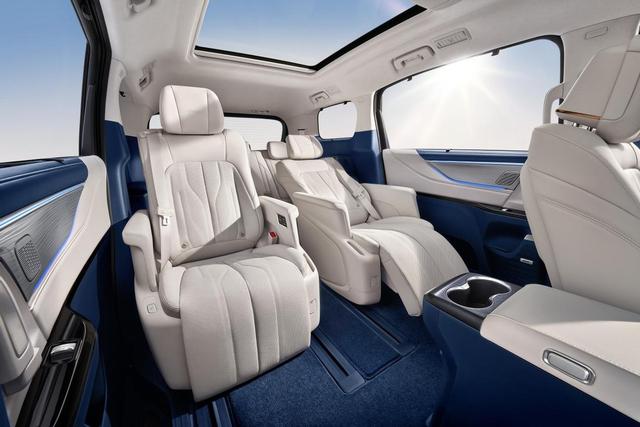 搭1.5T插混系统，综合续航1370公里，别克GL8陆尊PHEV 35.99万起-新浪汽车