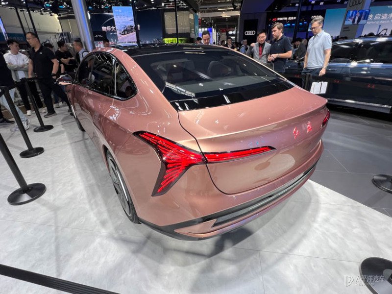 2024北京车展：红旗E009概念车首发亮相-新浪汽车