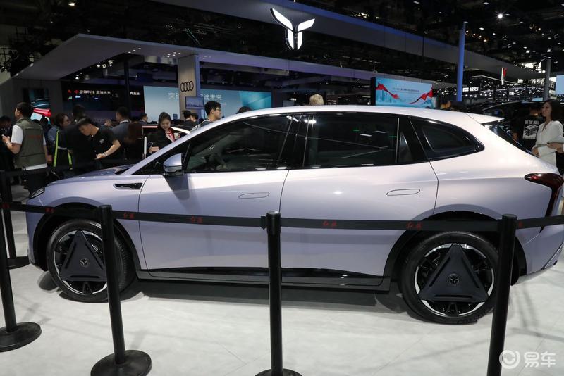 2024北京车展：红旗E702/E007/E009概念车亮相-新浪汽车