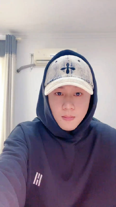 IcePaper开伴奏唱了自己在《新说唱》海选的词！|新说唱_新浪新闻