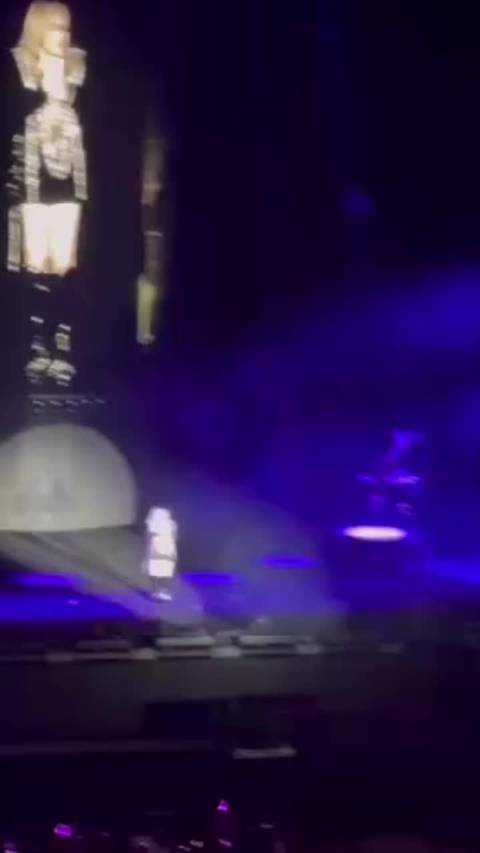 张惠妹ASMR MAX演唱会首场南京站演绎《我恨我爱你》 这是本轮的新增曲目|asmr max演唱会_新浪新闻