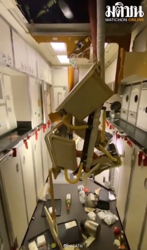 这是一组泰国媒体发布的新加坡航空SQ321客舱内部的照片|泰国_新浪新闻