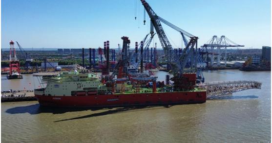 再添“大国重器”！JSD6000深水起重铺管船完工，吨位堪比航母|航母|大国重器|船舶_新浪新闻