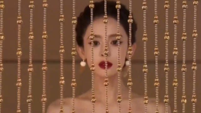 GQ女明星掀珠帘这个环节证明内娱真的不缺美女啊，整个视频都被硬控_新浪新闻