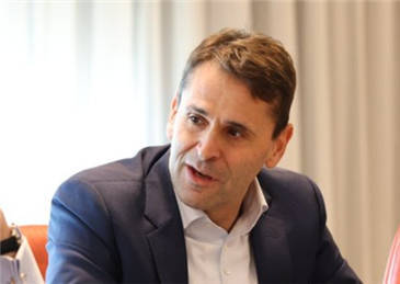 阿斯麦新任CEO警告：对中国施加的限制越多，越能促使其自力更生|阿斯麦_新浪新闻