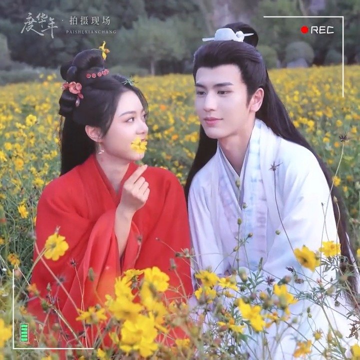 赵今麦张凌赫《度华年》 李蓉裴文宣合照啦！|赵今麦|张凌赫|李蓉_新浪新闻