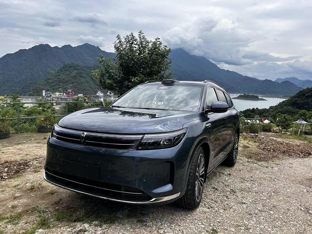 试驾｜搭上了M9同款激光雷达后，问界新M7 Ultra智驾更牛了！-新浪汽车