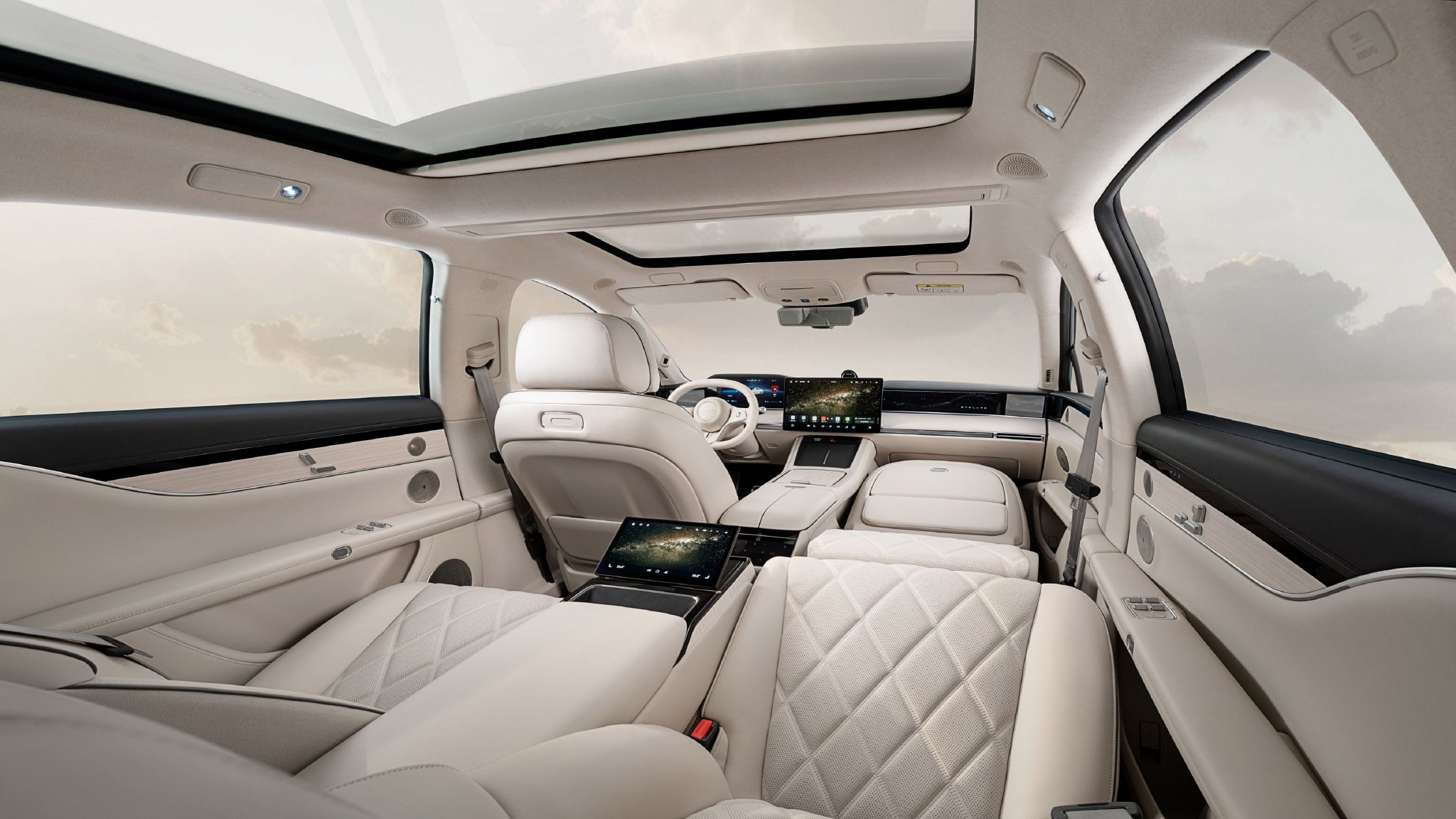 享界S9内饰官图发布 预计售价45-55万元/8月上市-新浪汽车