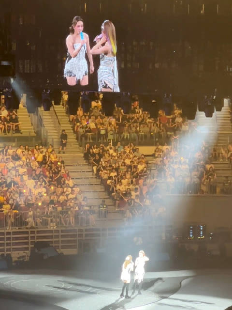 7月6日晚，Twins组合重庆演唱会在华熙文体中心完美落幕…|演唱会|Twins|重庆市_新浪新闻