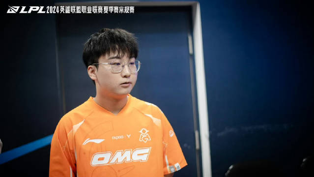 赛高专访OMG.Tianzhen：这也是第一次连续两场比赛都拿MVP，所以对自己挺满意的，第一次达成这个成就|MVP_新浪新闻