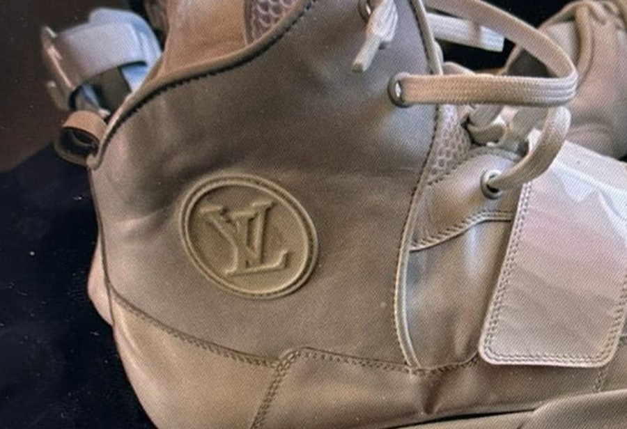 之前从没见过！侃爷 x LV 联名鞋曝光！|鞋款|高帮|侃爷_新浪新闻