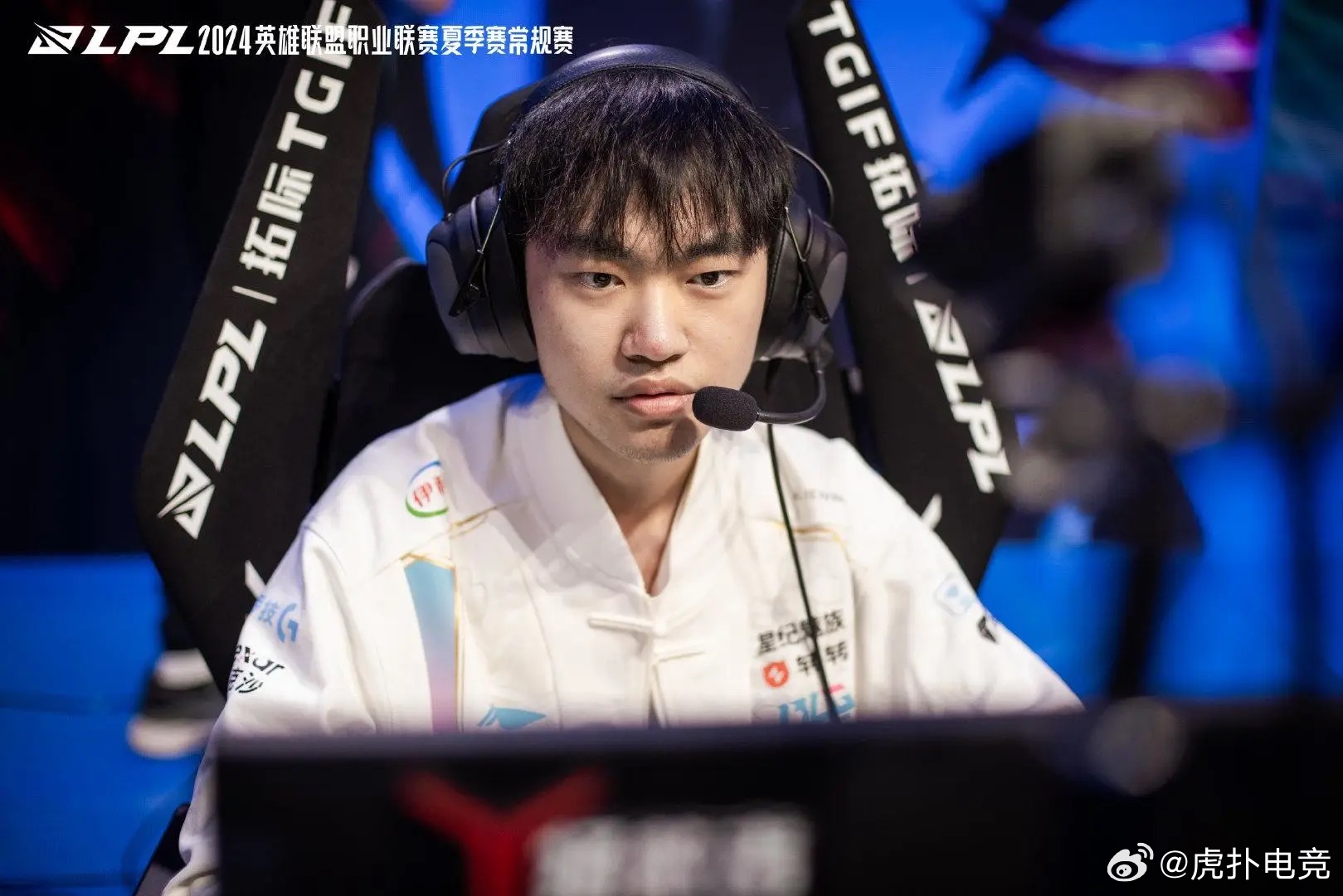 knight：其实haichao玩得还行，只是可能队伍整体实力有差距|选手|提问|杰斯_新浪新闻