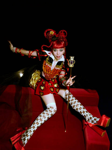 是谁这么幸福看到了momo的cos首秀！|momo|吴莫愁_新浪新闻