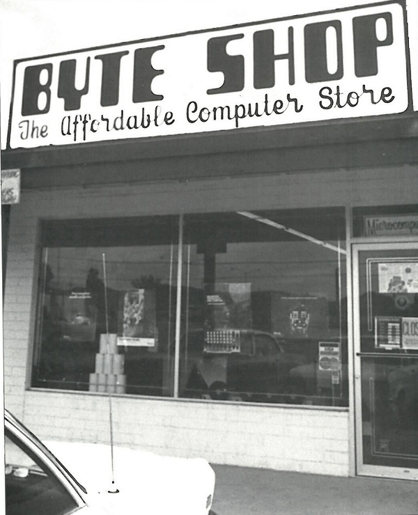 乔布斯 “遗失的访谈” 1995（完整版）：我们一直毫不掩饰地偷窃伟大的想法_新浪财经_新浪网