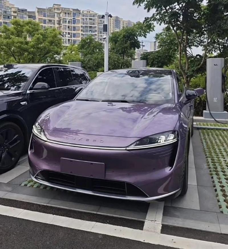 智界R7实车曝光 将于9月上市/最大续航超800km-新浪汽车