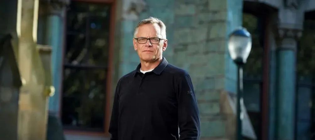 AAV基因治疗先驱James Wilson教授全职创业，成立两家公司，开发罕见病基因疗法|詹姆斯·|威尔逊|基因_新浪新闻