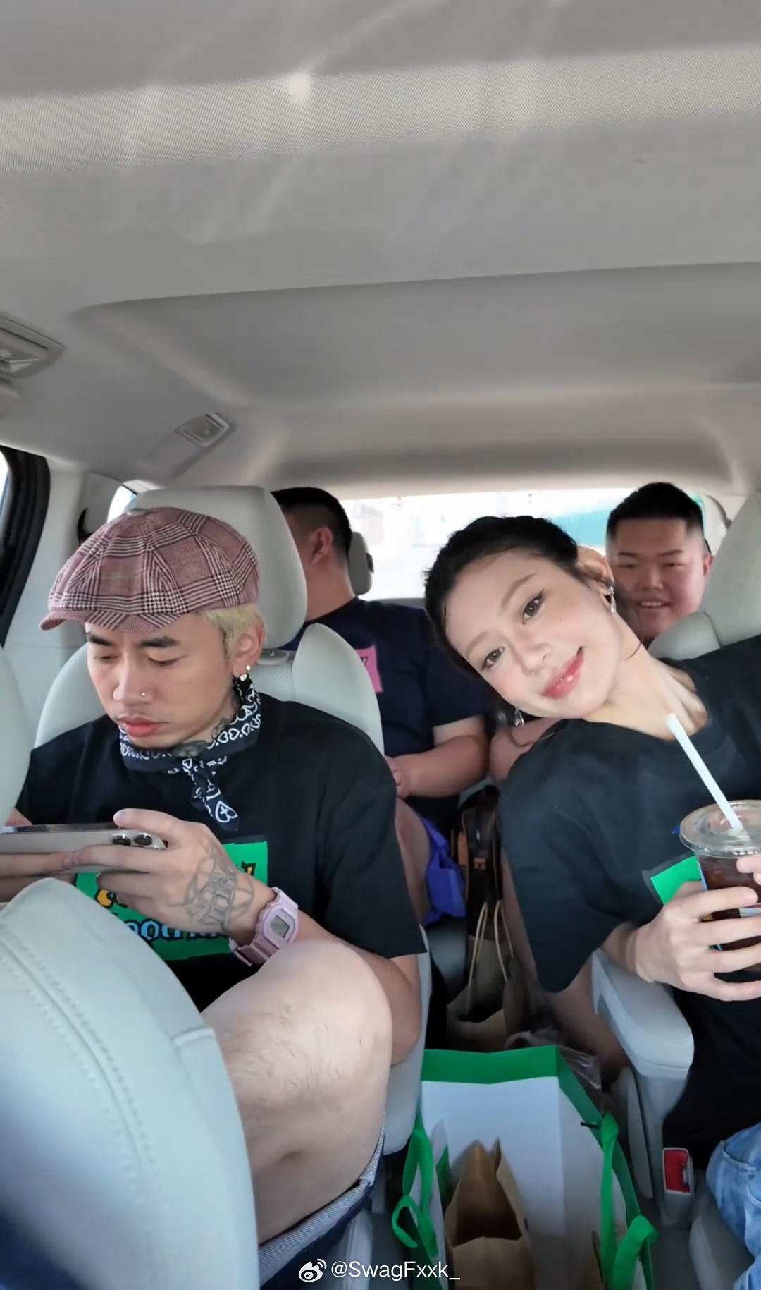 正能量🏼马思唯和女友一起做公益！|马思唯_新浪新闻