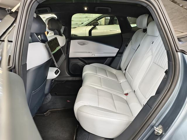 预售21.58万元起，领克Z10和25款极氪001该选谁？-新浪汽车