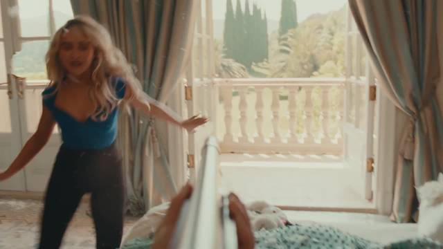 这MV能过审吗？Sabrina Carpenter新专辑全新主打《Taste》官方MV公开…|计划_新浪新闻