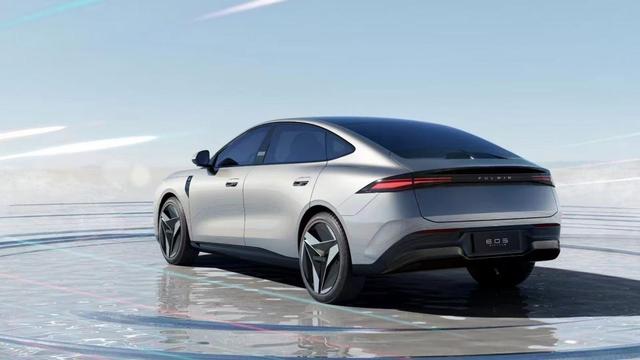 这次是真的很帅 奇瑞风云E05官图发布-新浪汽车