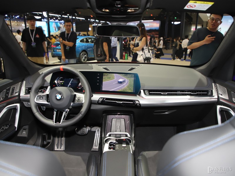 2024成都车展：国产宝马X1 M35Li 售40.99万元-新浪汽车