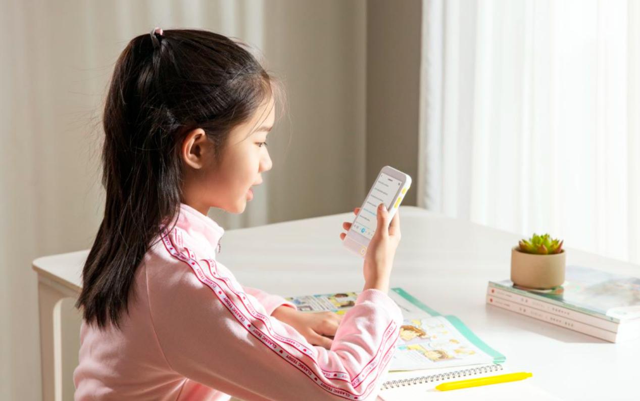 51Talk多元化業務全面發力，推出多款智能硬件產品和課程 - 新浪香港