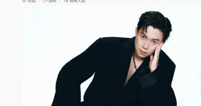 王楚钦登五大女刊封面 一分钟破7万顶流无疑 与莎莎对练发球备战 路易威登 Louis Vuitton 肖莎 运动员 销量 杂志 新浪新闻