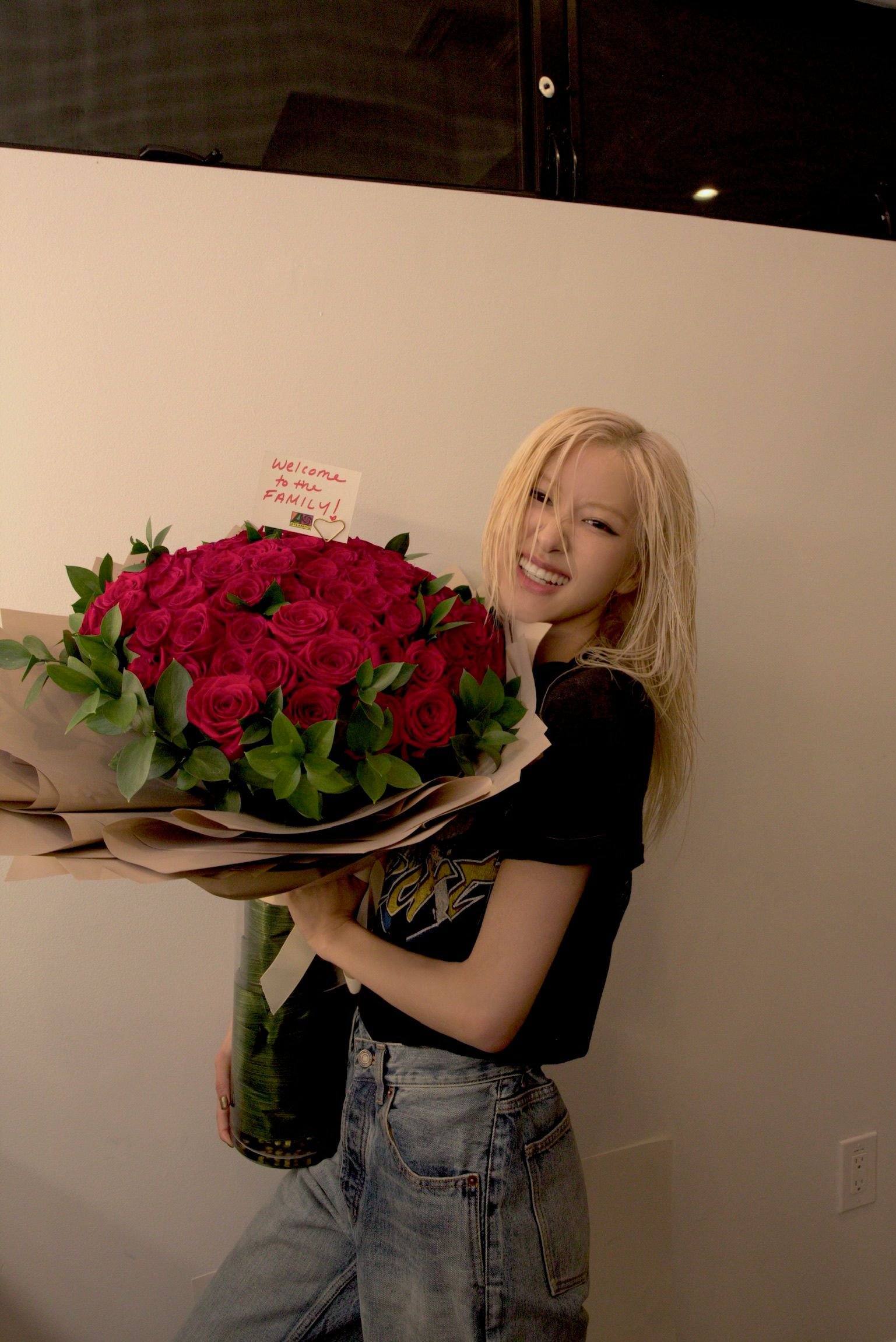 OMG！正式签约华纳音乐旗下的大西洋唱片公司！期待新歌早日官宣！|华纳音乐|大西洋|唱片公司_新浪新闻