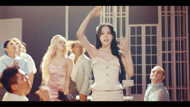 「NEW LOOK」Music VIdeo 女神们|女神们_新浪新闻