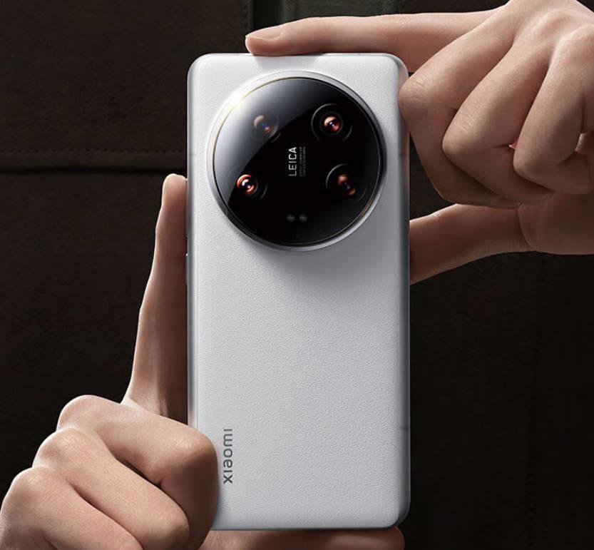 曝小米SU7 Ultra明年售出4000辆，小米14沦为百元机创历史！-新浪汽车